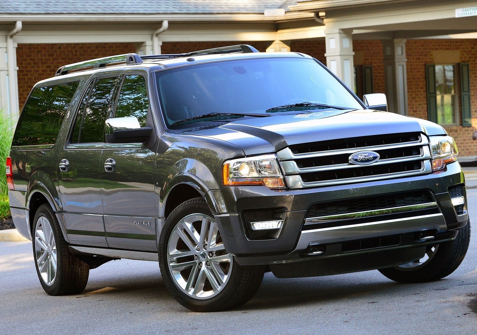 2016 Ford Expedition EL Platinum 2WD | CarBuzz