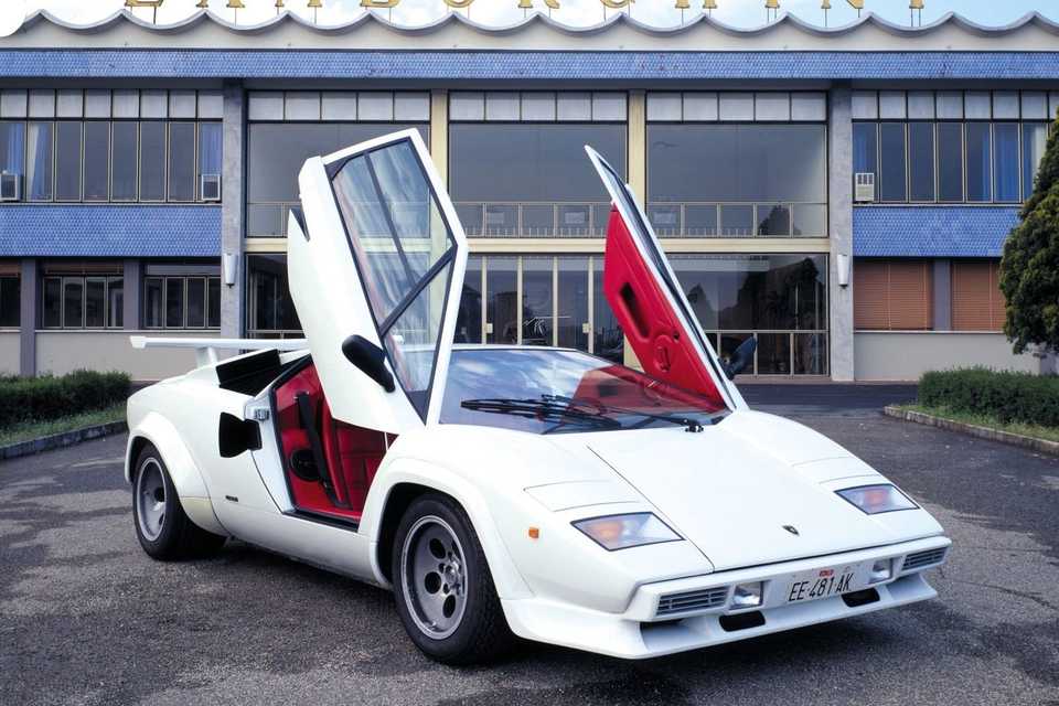 The Lamborghini Countach's Rear Wing Only Made It Slower