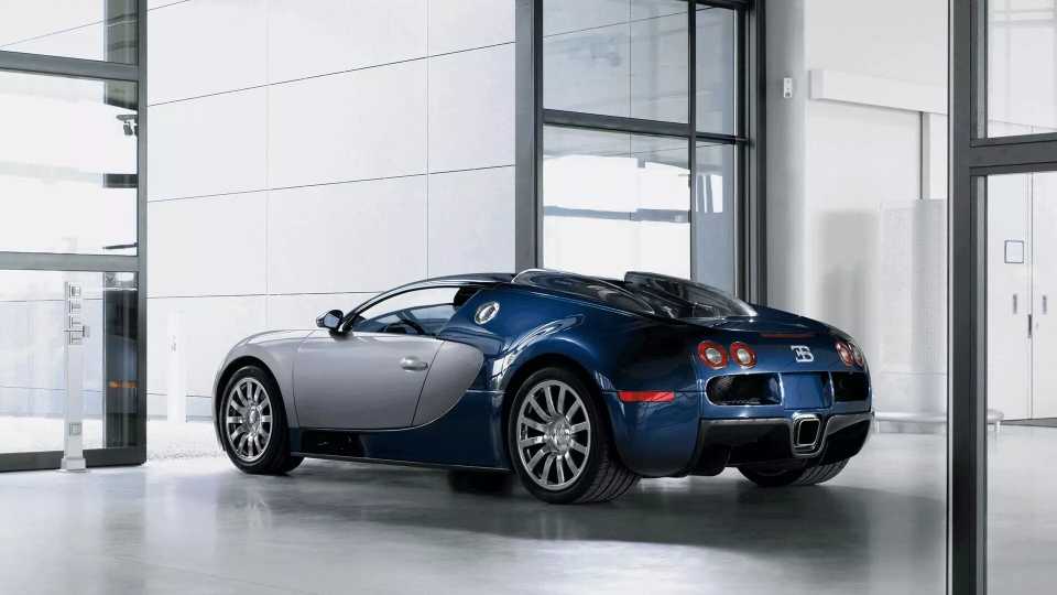 Bugatti Veyron: The First Modern Hypercar Turns 20