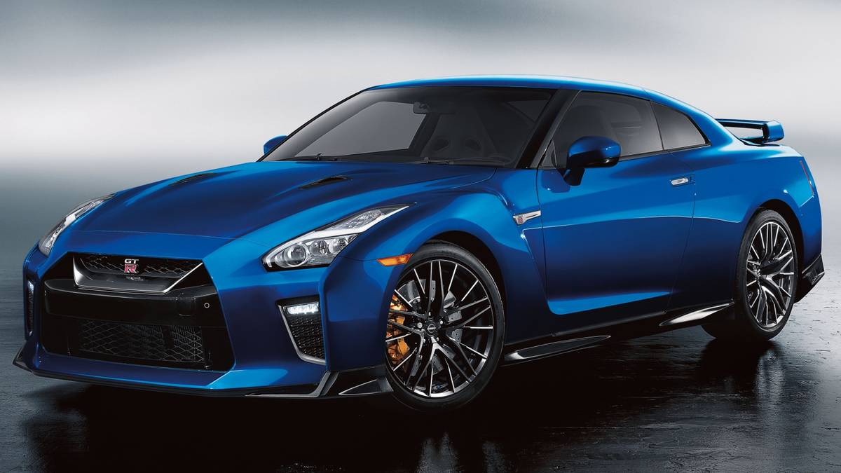 2024 Nissan GT-R Interior Photos