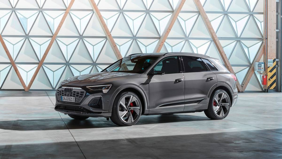 2024 Audi Q8 e-tron Pricing, Photos & Specs
