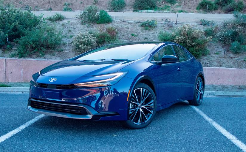 Toyota Prius Review Pricing Photos And Specs