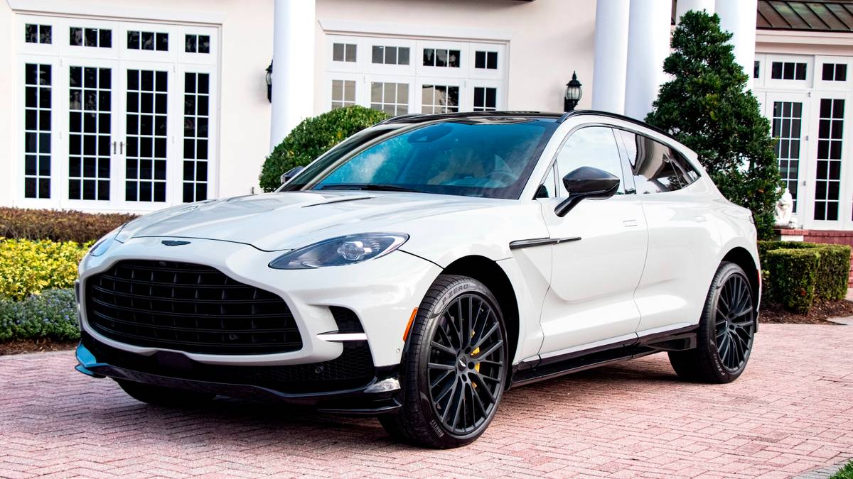 2024 Aston Martin DBX707 Specs & Trims