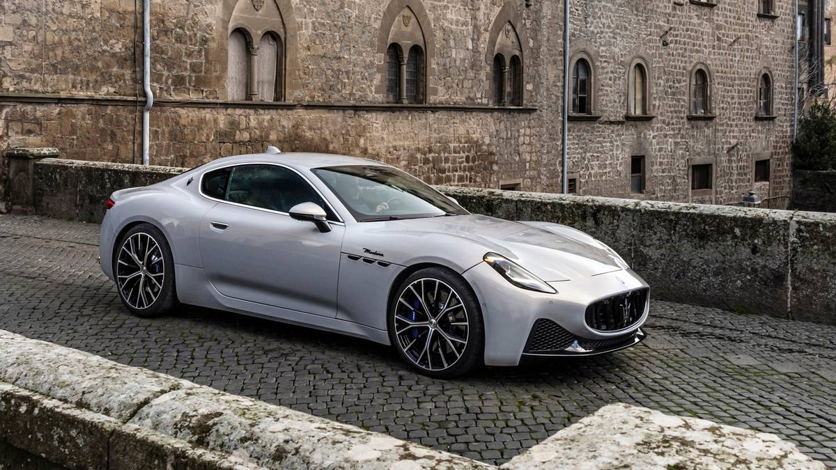 2025 Maserati GranTurismo Specs & Trims