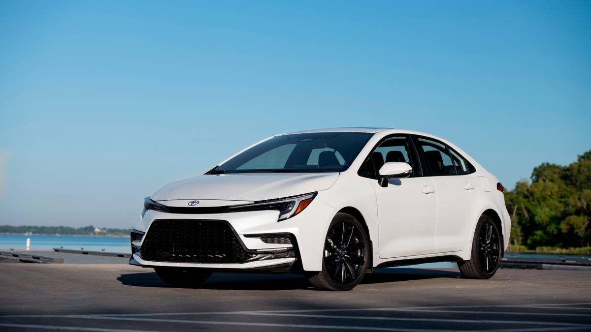 2025 Toyota Corolla Sedan Specs & Trims