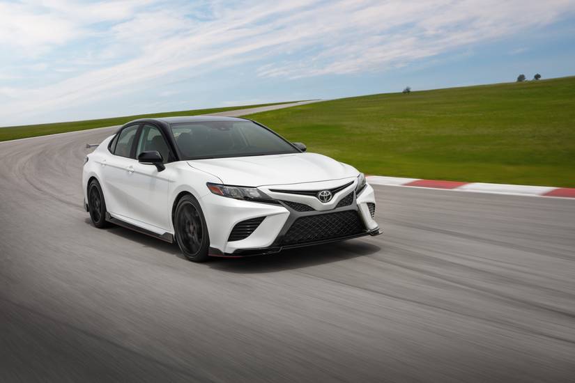 2018 Toyota Camry Pricing, Photos & Specs