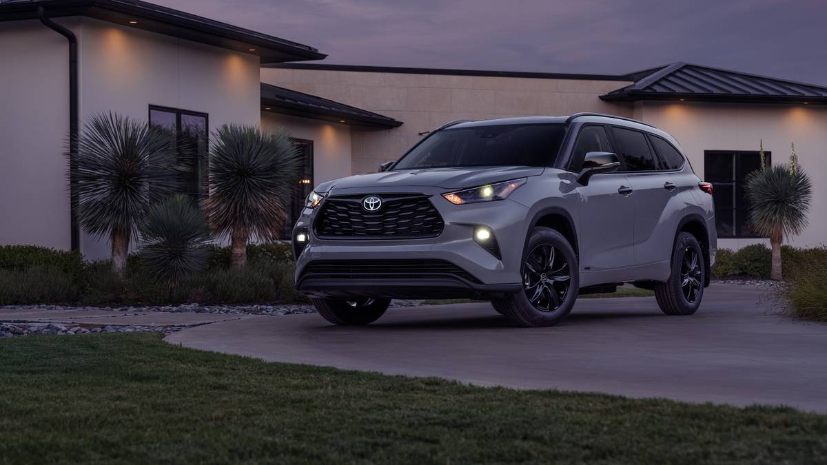 2023 Toyota Highlander Hybrid Interior Photos