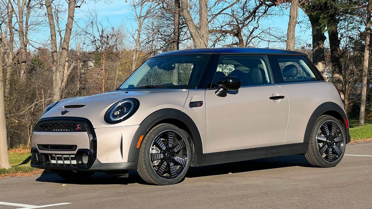 2022 Mini Cooper Hardtop Pricing, Photos & Specs