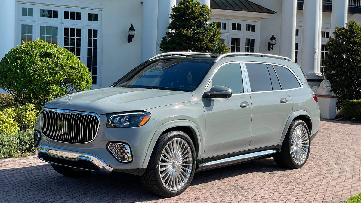 2025 Mercedes-Benz Maybach GLS Interior Photos