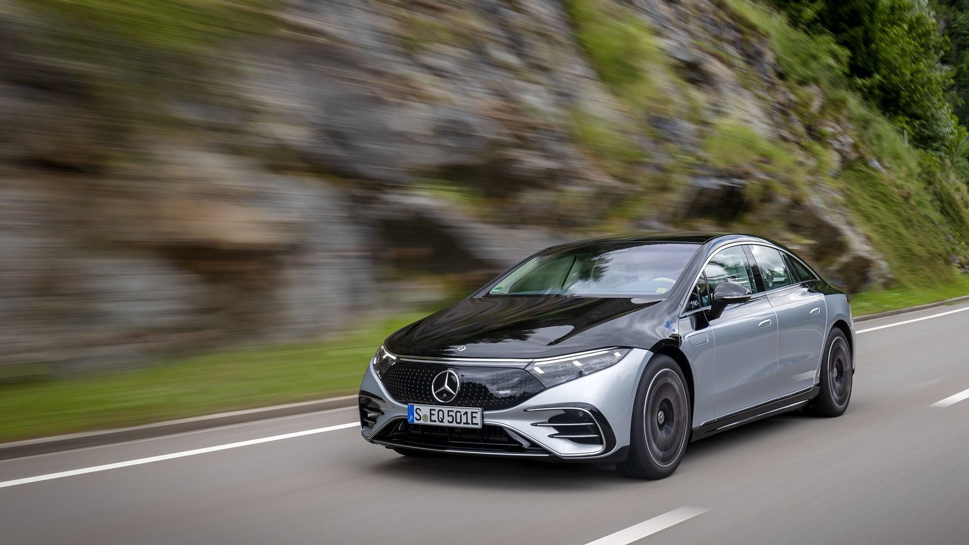 New Study Shows Mercedes EQS Loses Nearly Half Its Value In A Year