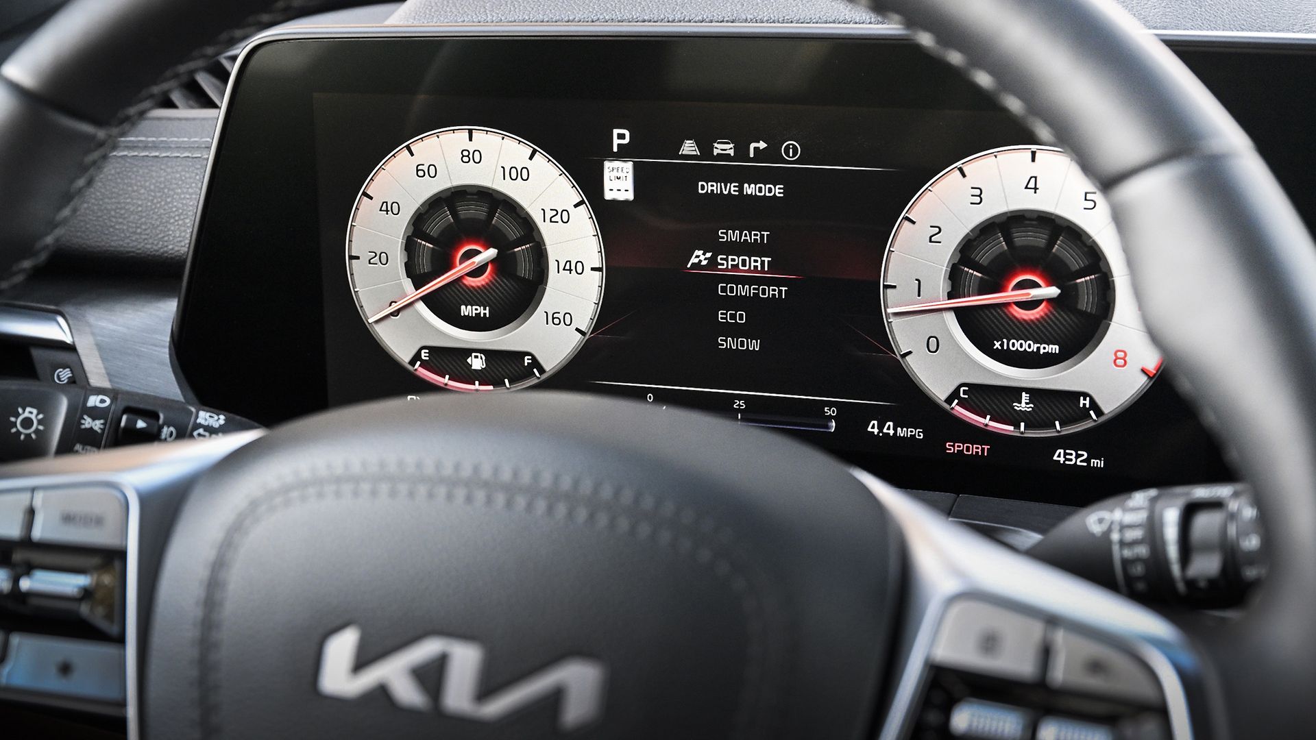Kia Telluride Vs. Honda Pilot Comparison: Three-Row Crossover War Kia Telluride Vs. Honda Pilot Comparison: Three-Row Crossover War