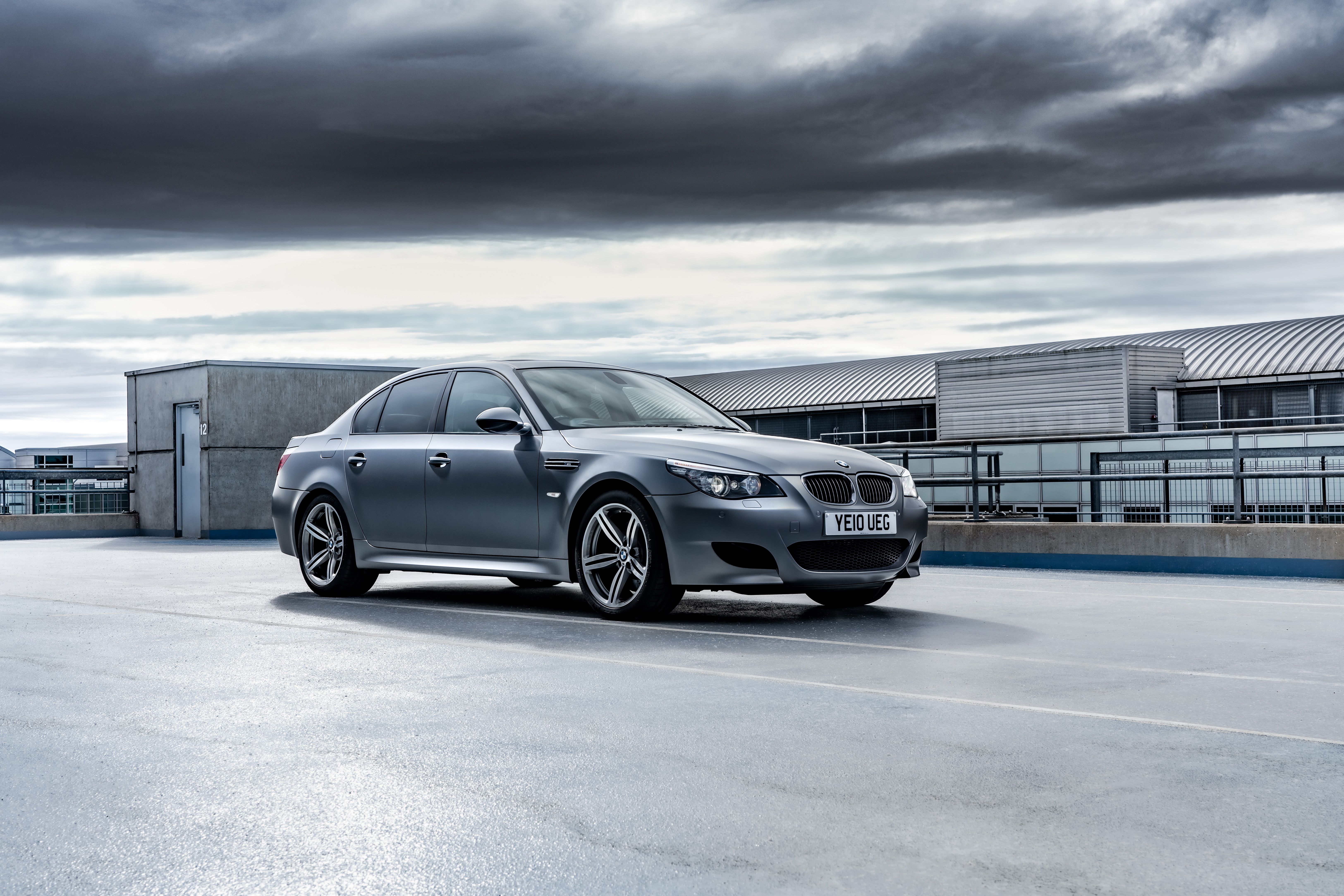 10 Fast Cars With 500 HP - Dumoid.com