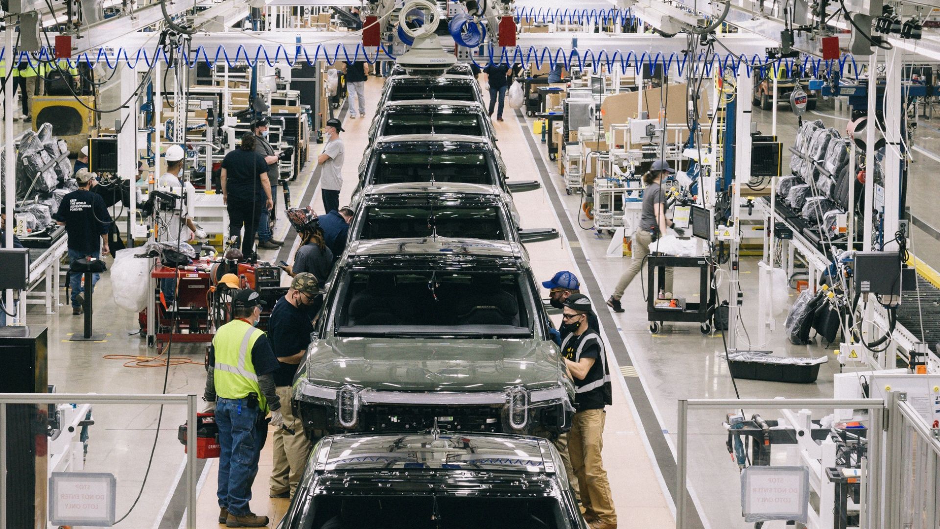 Rivian Stops Special Orders For R1T and R1S Until End of Summer