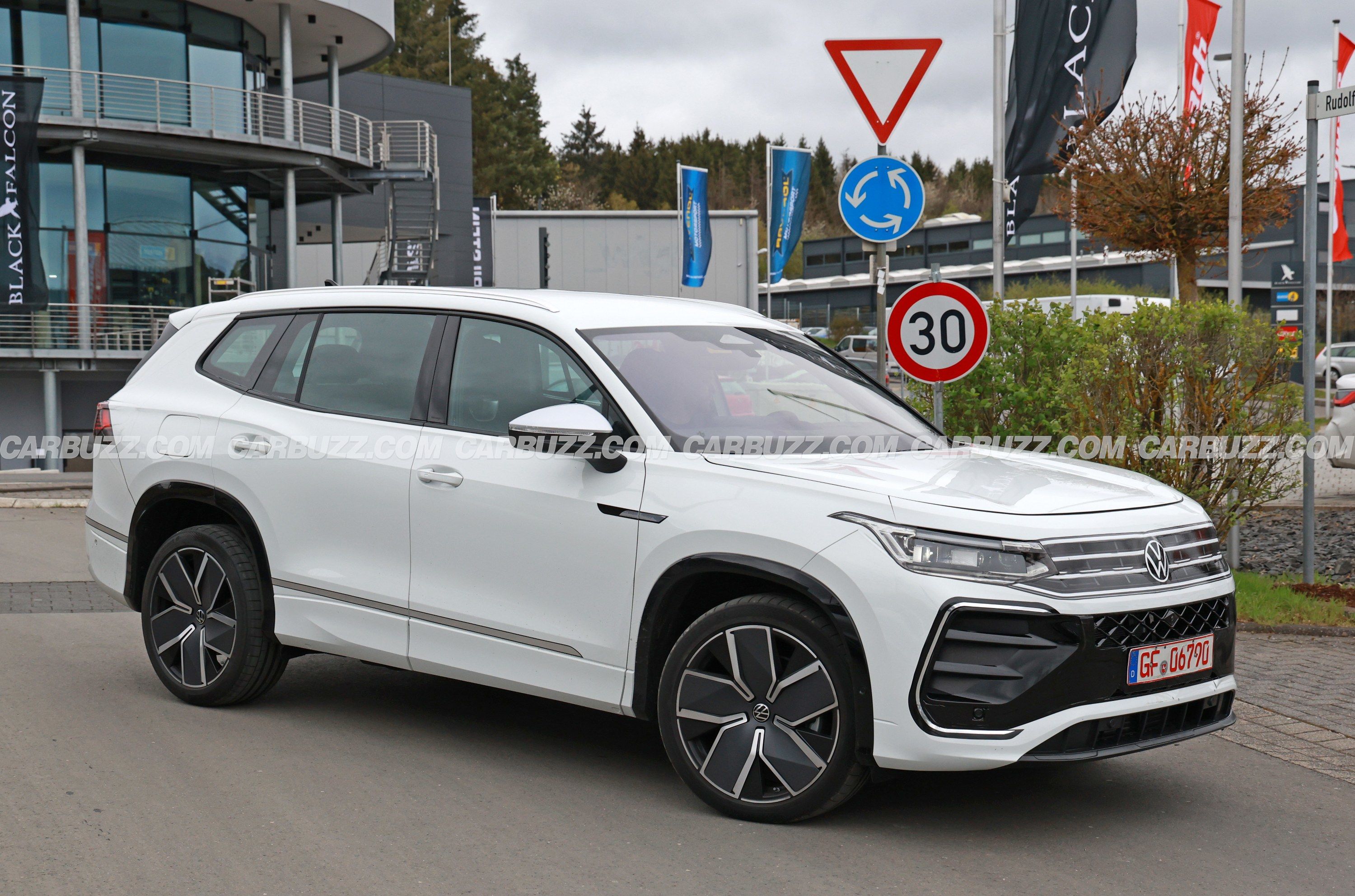 Volkswagen Building More Plug-In Hybrids as Bridge to EVs