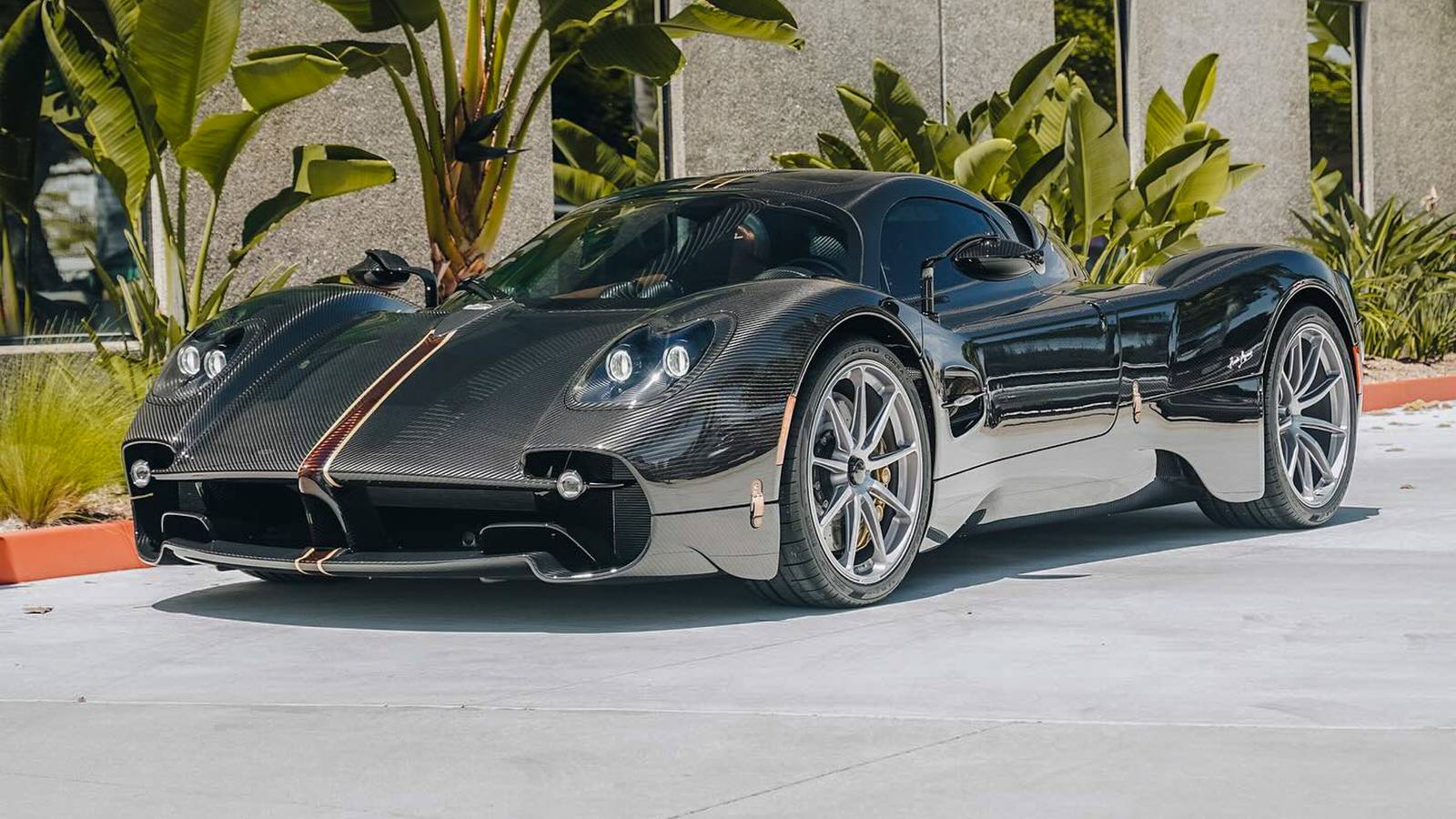 The First Pagani Utopia In The US Is Carbon Fiber Art
