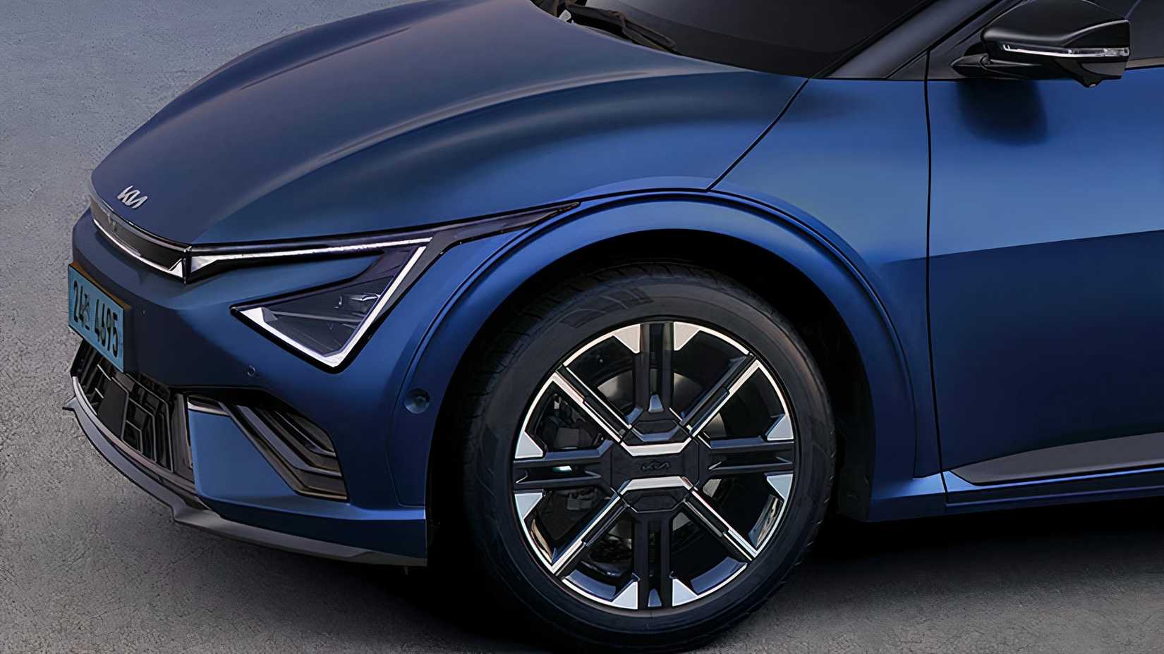 The 2025 Kia EV6 Gets More Range All Around, Plus Hyundai's Best Feature