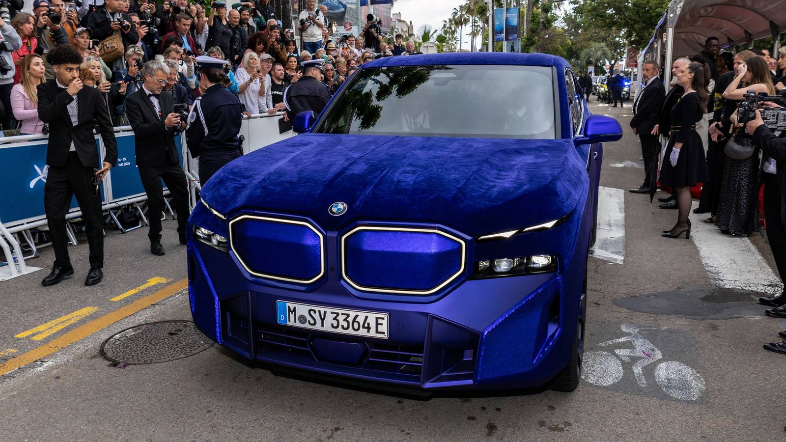 BMW XM Mystique Allure Revealed As Sequined Velvet One-Off By Naomi ...