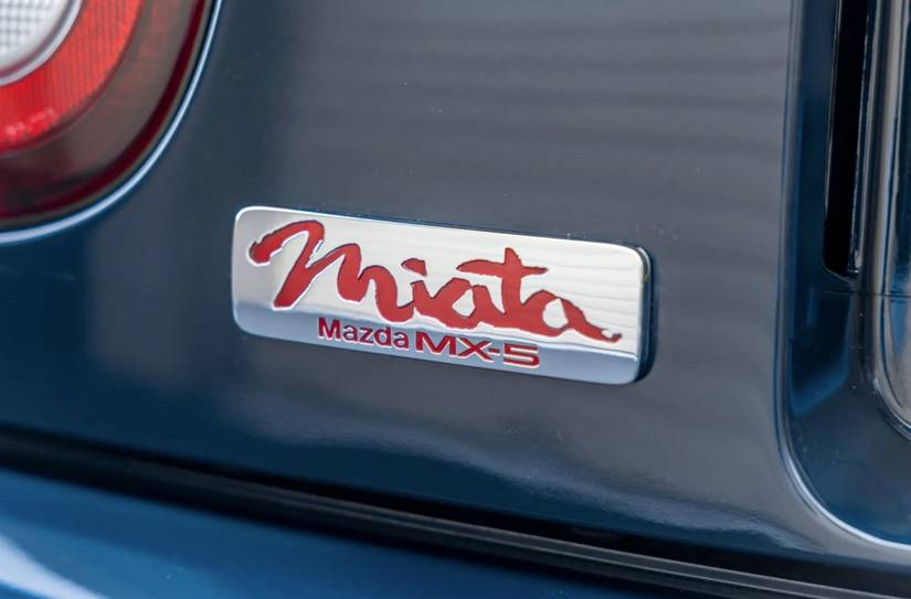 First-Gen Mazda MX-5 Miata: Pop-Up Headlights And 9 Other Features That ...