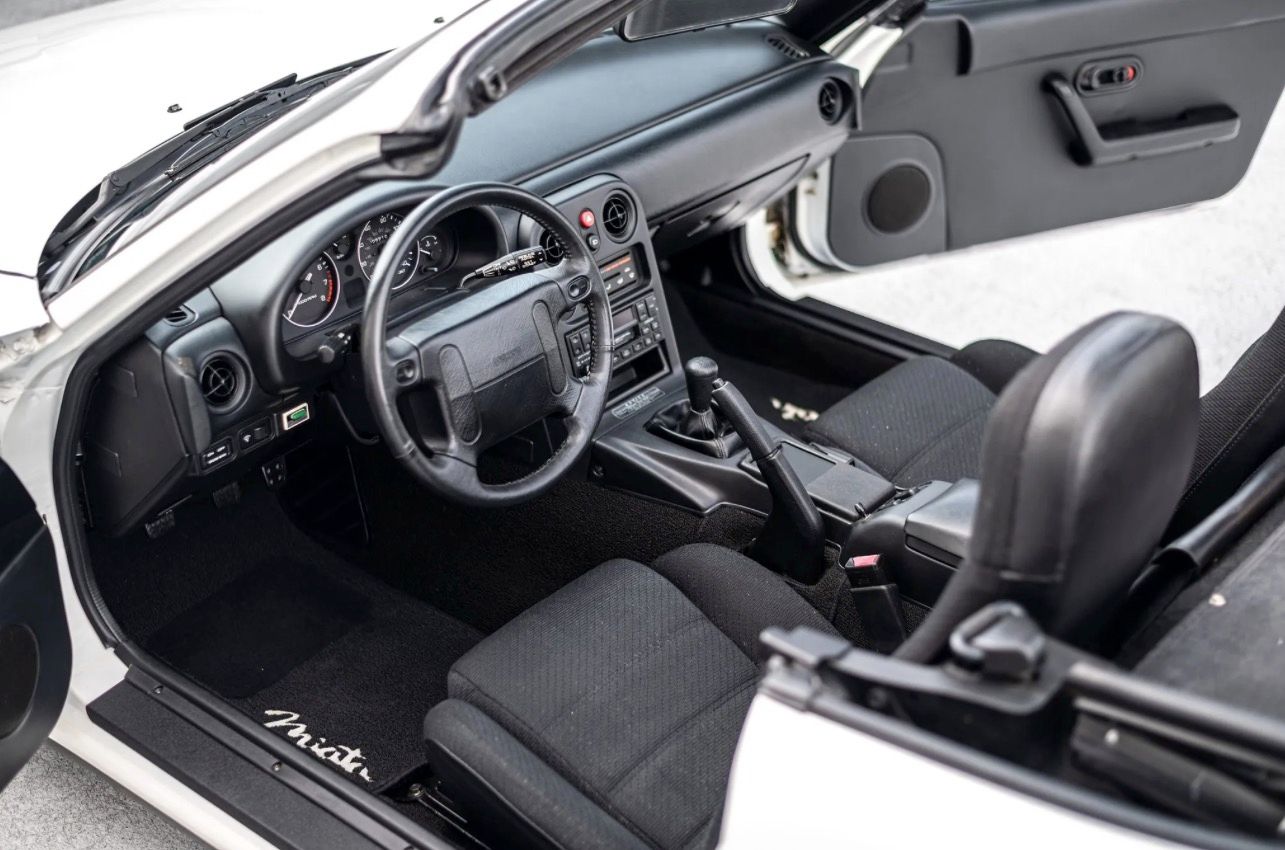 First-Gen Mazda MX-5 Miata: Pop-Up Headlights And 9 Other Features That ...