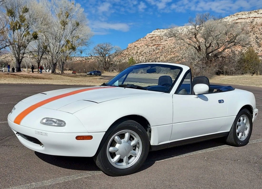 First-Gen Mazda MX-5 Miata: Pop-Up Headlights And 9 Other Features That ...