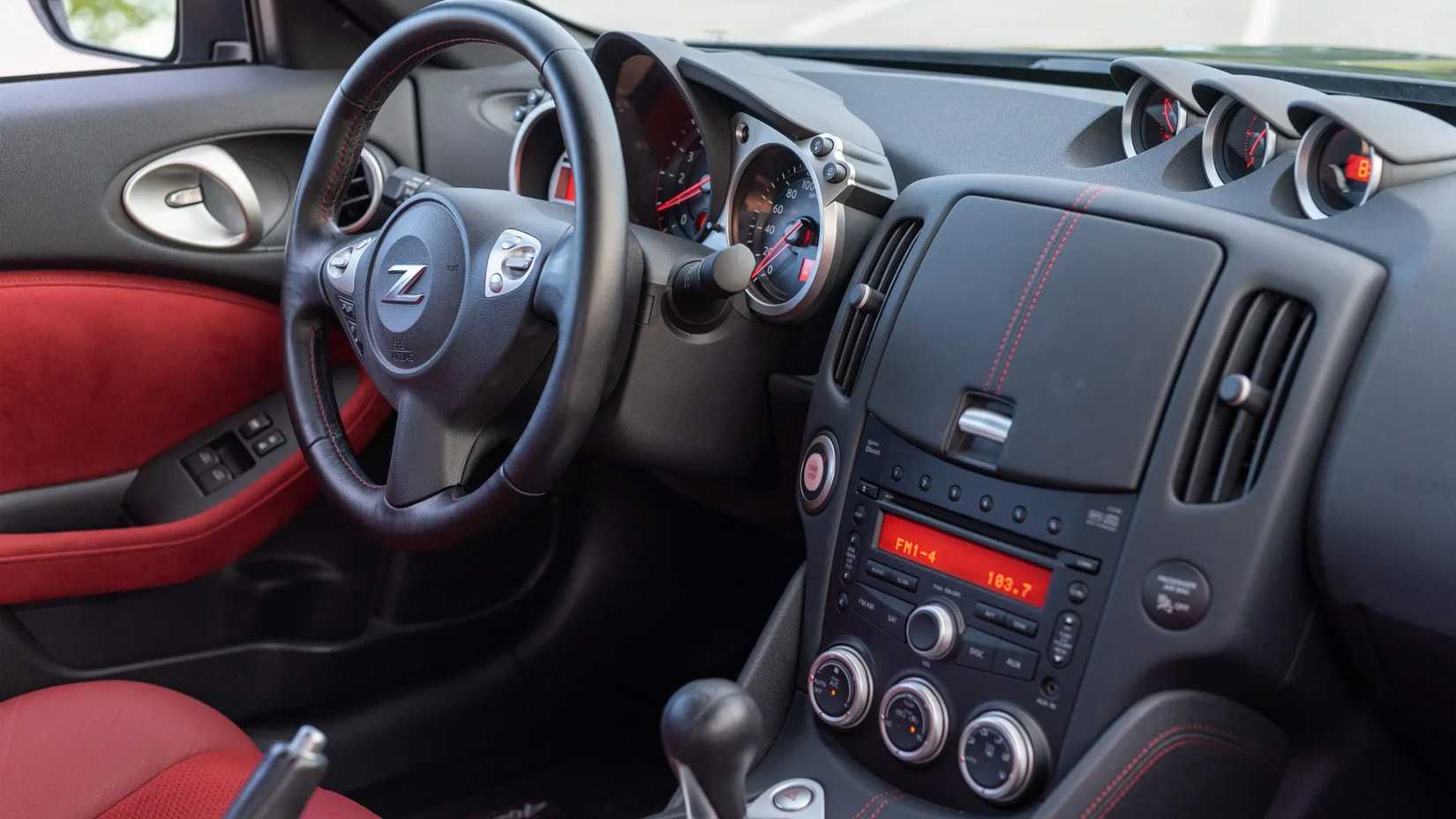 Nissan 350Z Vs. 370Z: What's The Difference?