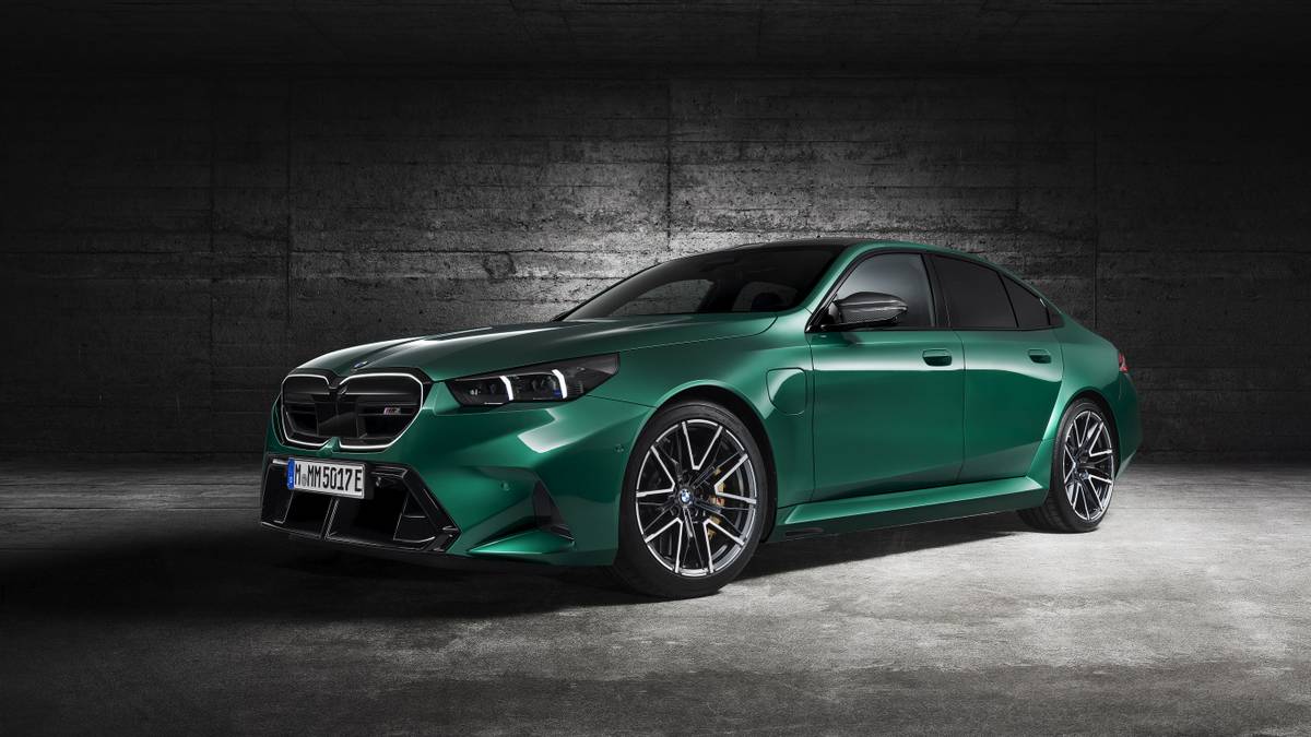 2025 BMW M5 Sedan Pricing, Photos & Specs