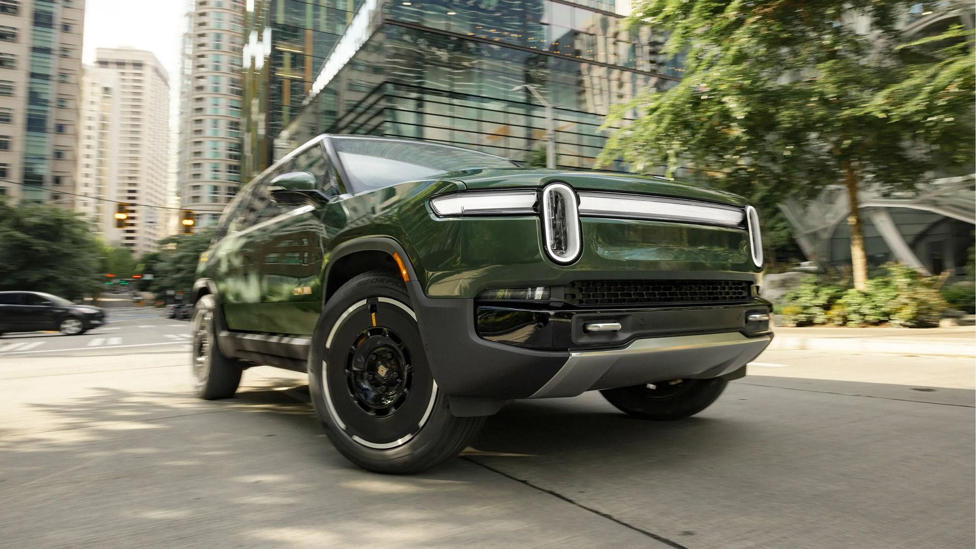 1,000-HP Rivian R1S Is Somehow Cheaper Than The Base Model