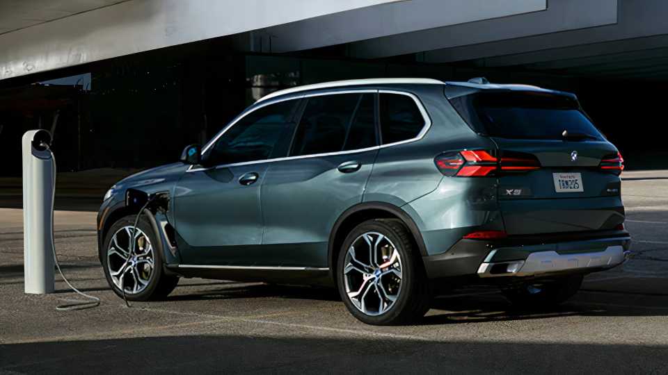 2025 BMW X5 Pricing, Photos & Specs