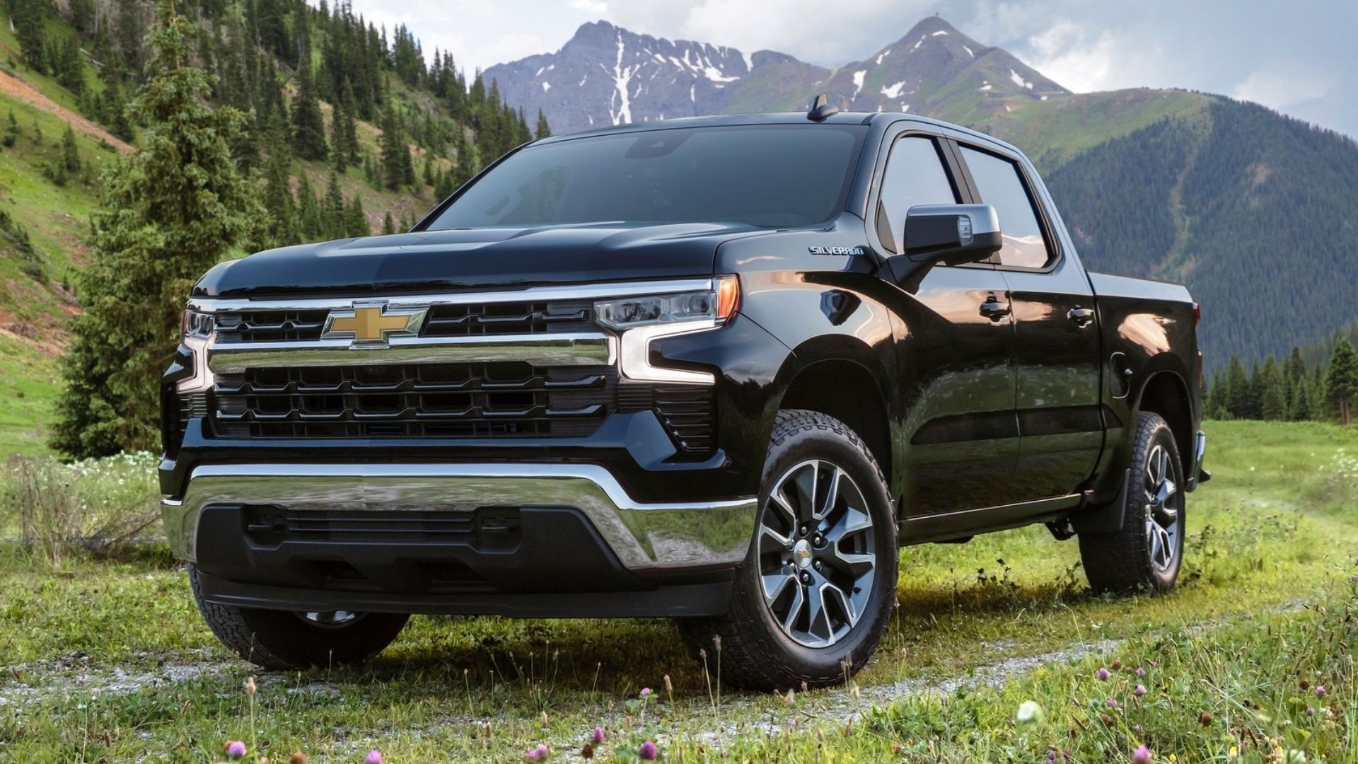 Video: 2025 Chevrolet Silverado 1500 Pricing Is Good News