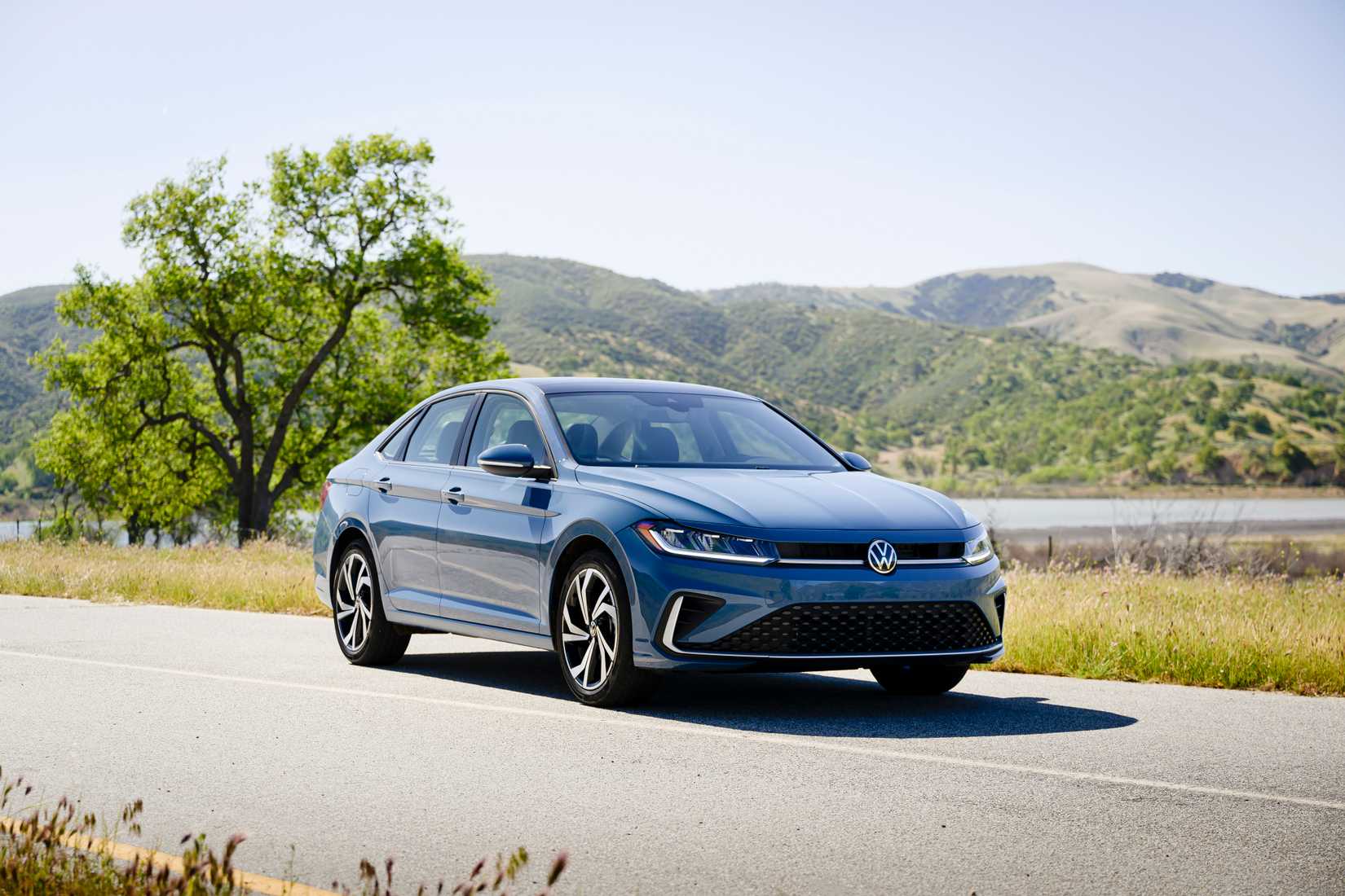 2025 Volkswagen Jetta Pricing, Photos & Specs