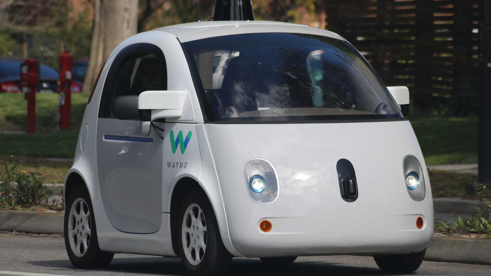 5 Smartphone Makers That Want To Build A Car And One That Has Already ...