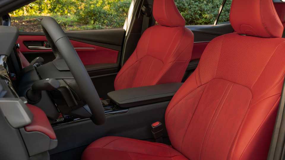 2025 Toyota Camry Pricing, Photos & Specs