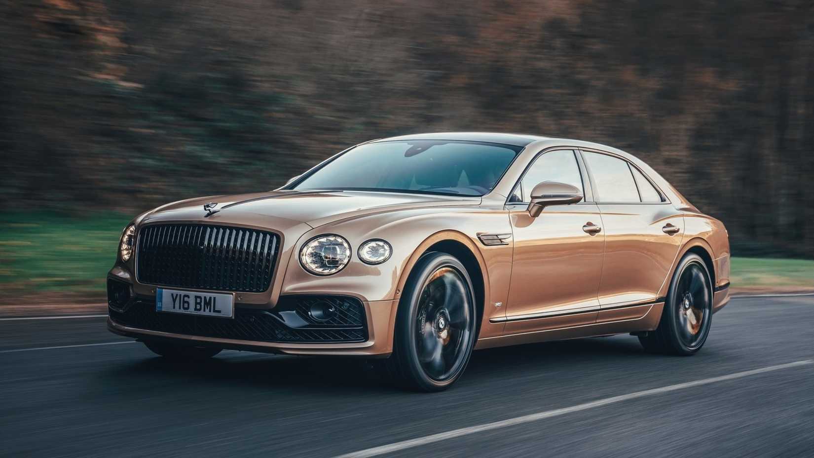 10 Quickest V8 Sedans Ever Made, Ranked By Their 0-60 MPH Time