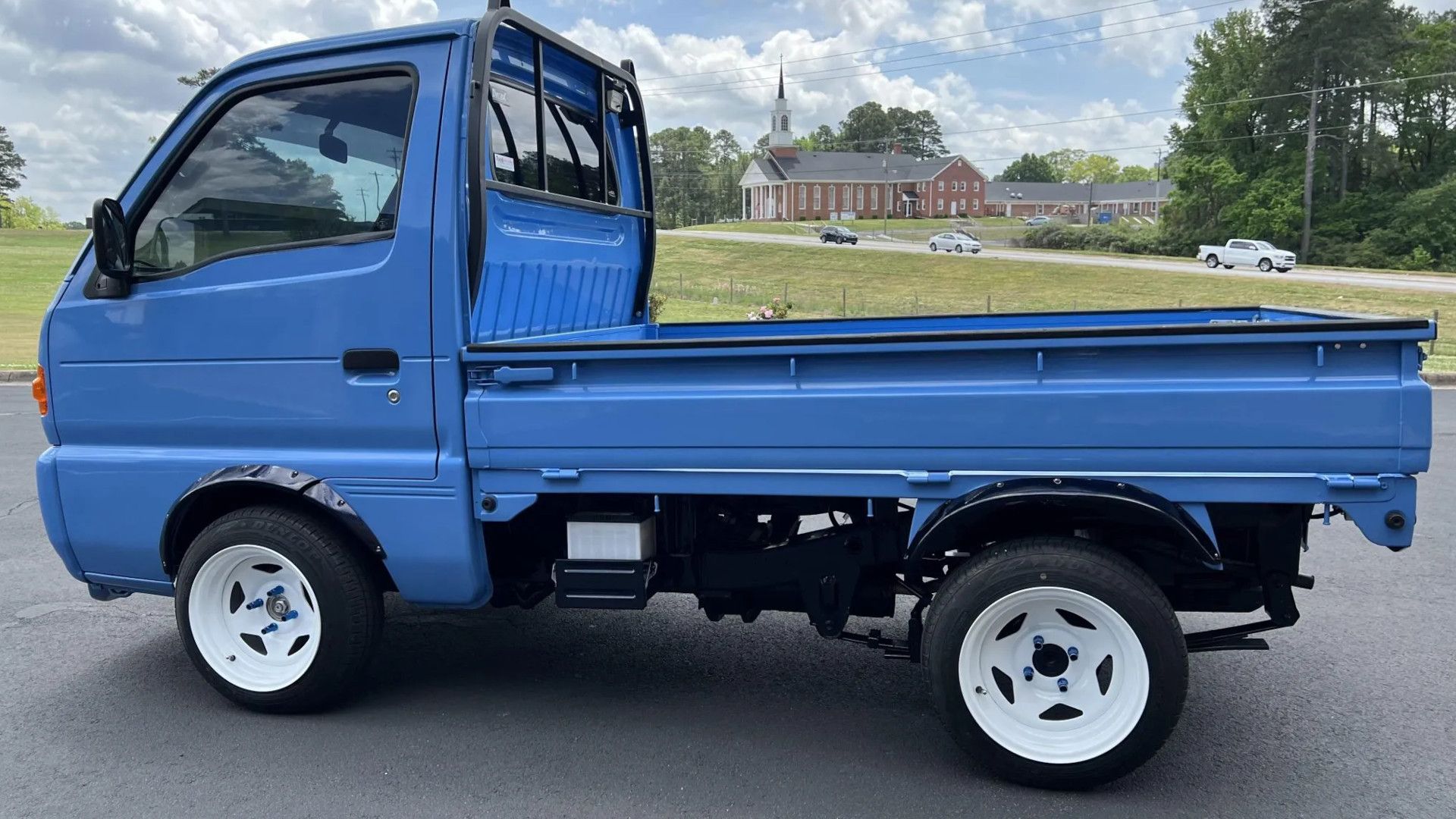 How Americans Are Importing Tiny Japanese Pickup Trucks