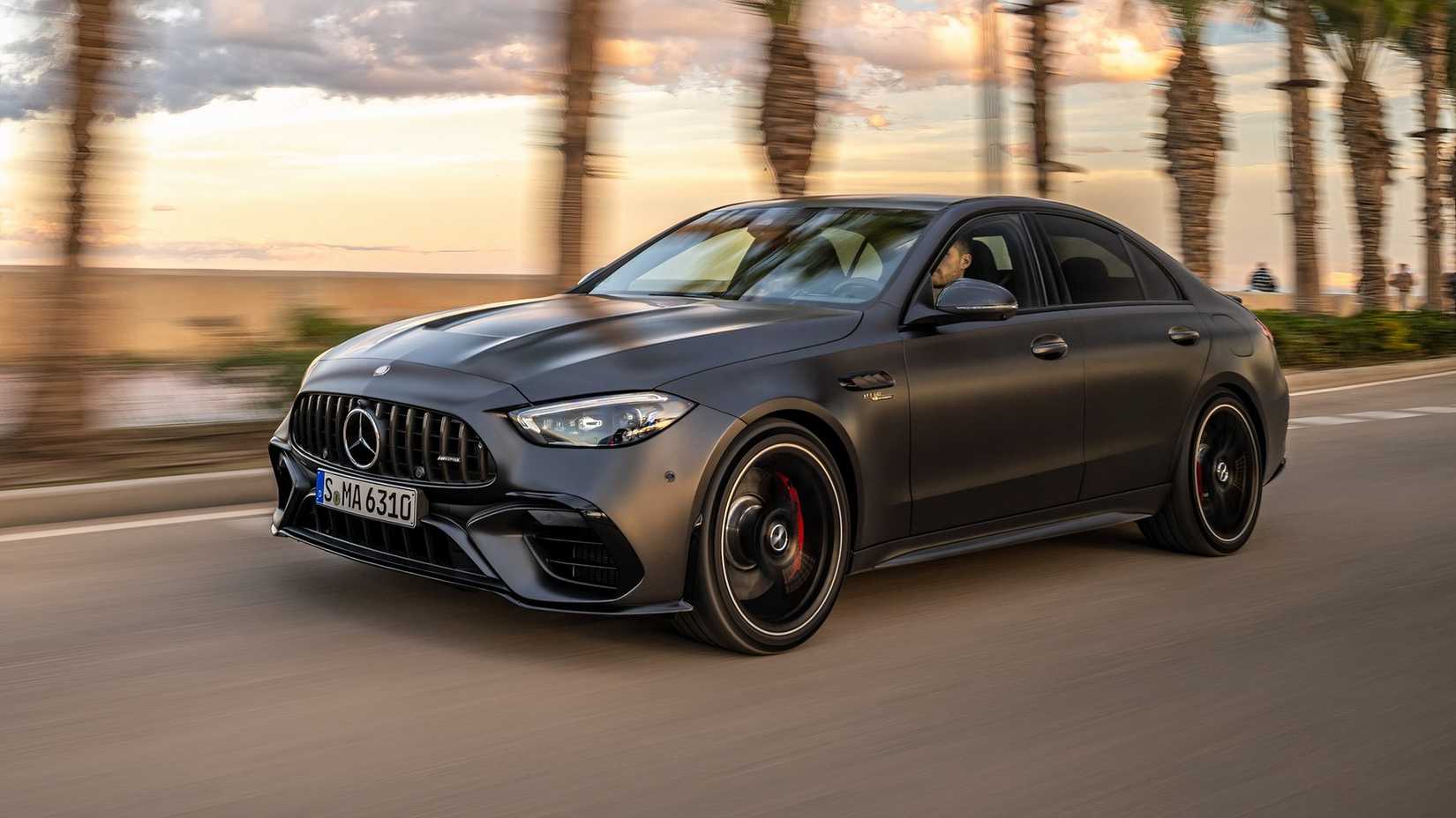 Mercedes-Benz Makes The Most Powerful Four-Cylinder Engine You Can Buy ...