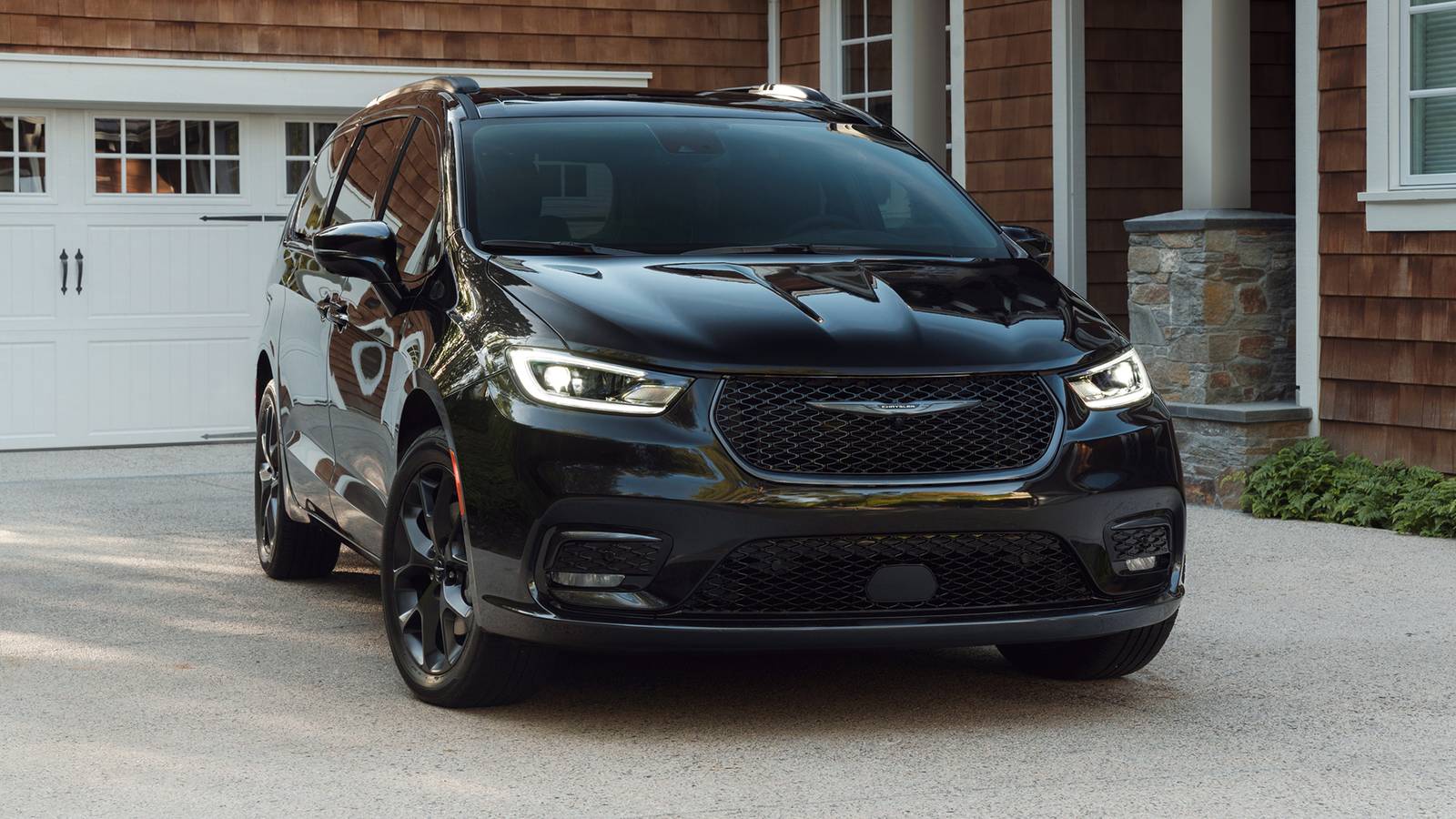 12 Best Mom Cars: Keep Your Loved Ones Safe And Comfortable
