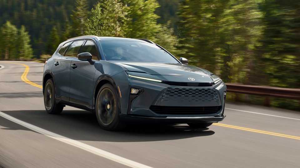 2025 Toyota Crown Signia SUV Pricing, Photos & Specs