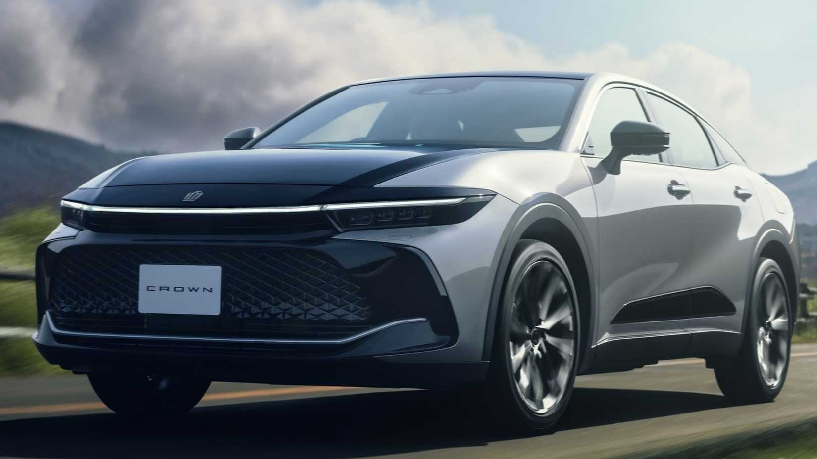 The Luxury Crown Boasts Toyota's Most Powerful 4-Cyliner Engine