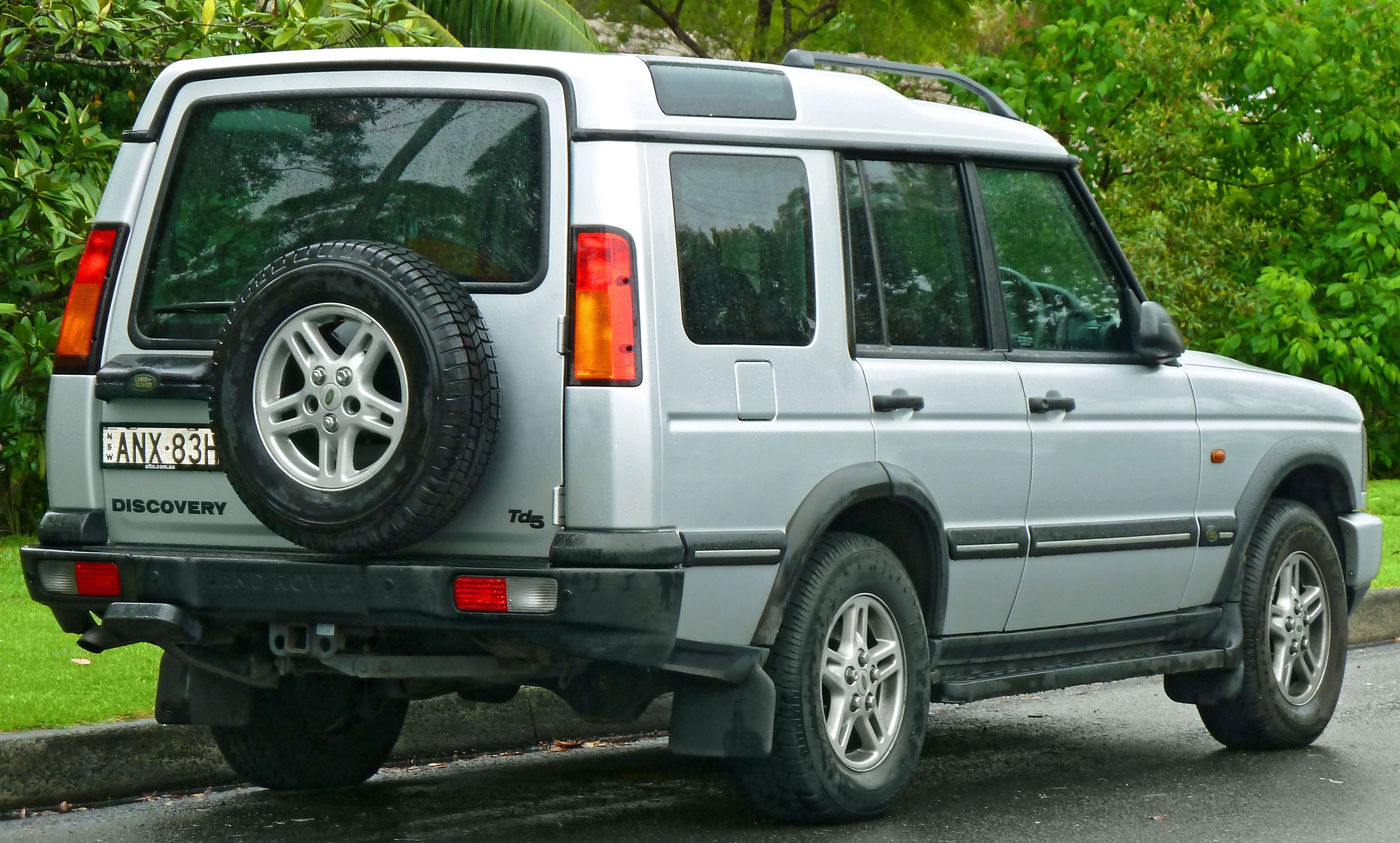 Land Rover Discovery Generations: Key Updates Across All Model Years