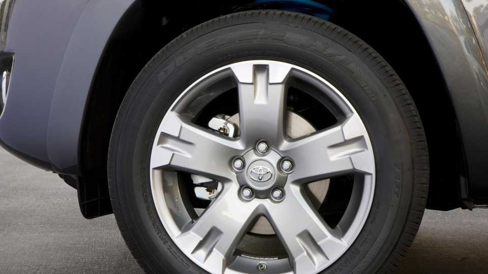 2009 Toyota RAV4 Pricing, Photos & Specs