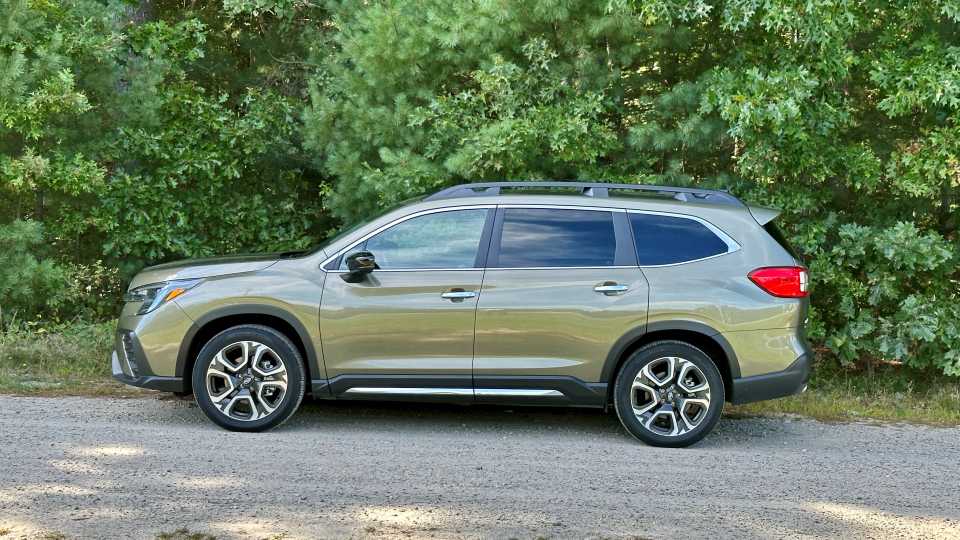 2024 Subaru Ascent Images: Interior and Exterior Gallery