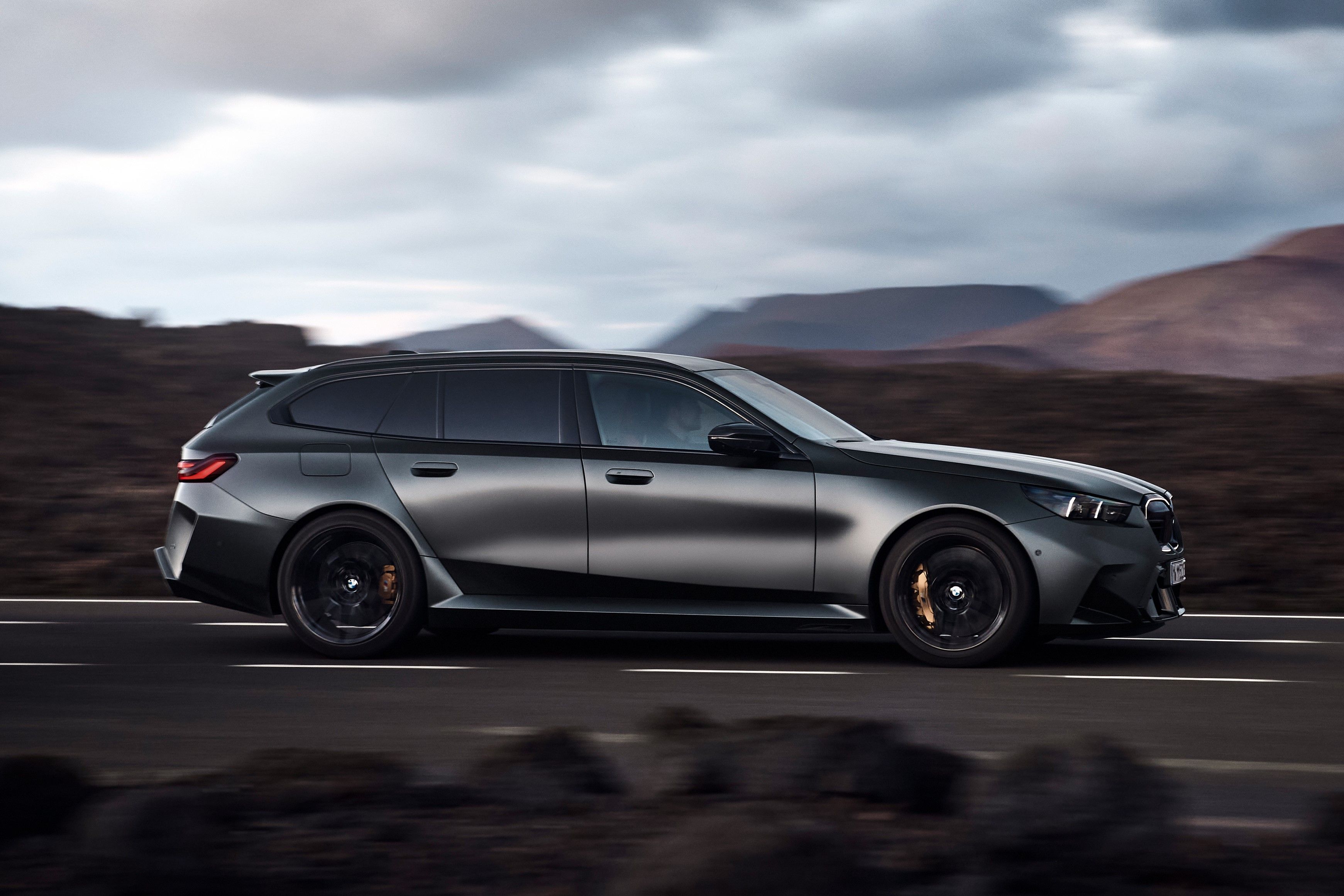 2025 BMW M5 Touring - Overview | CarBuzz