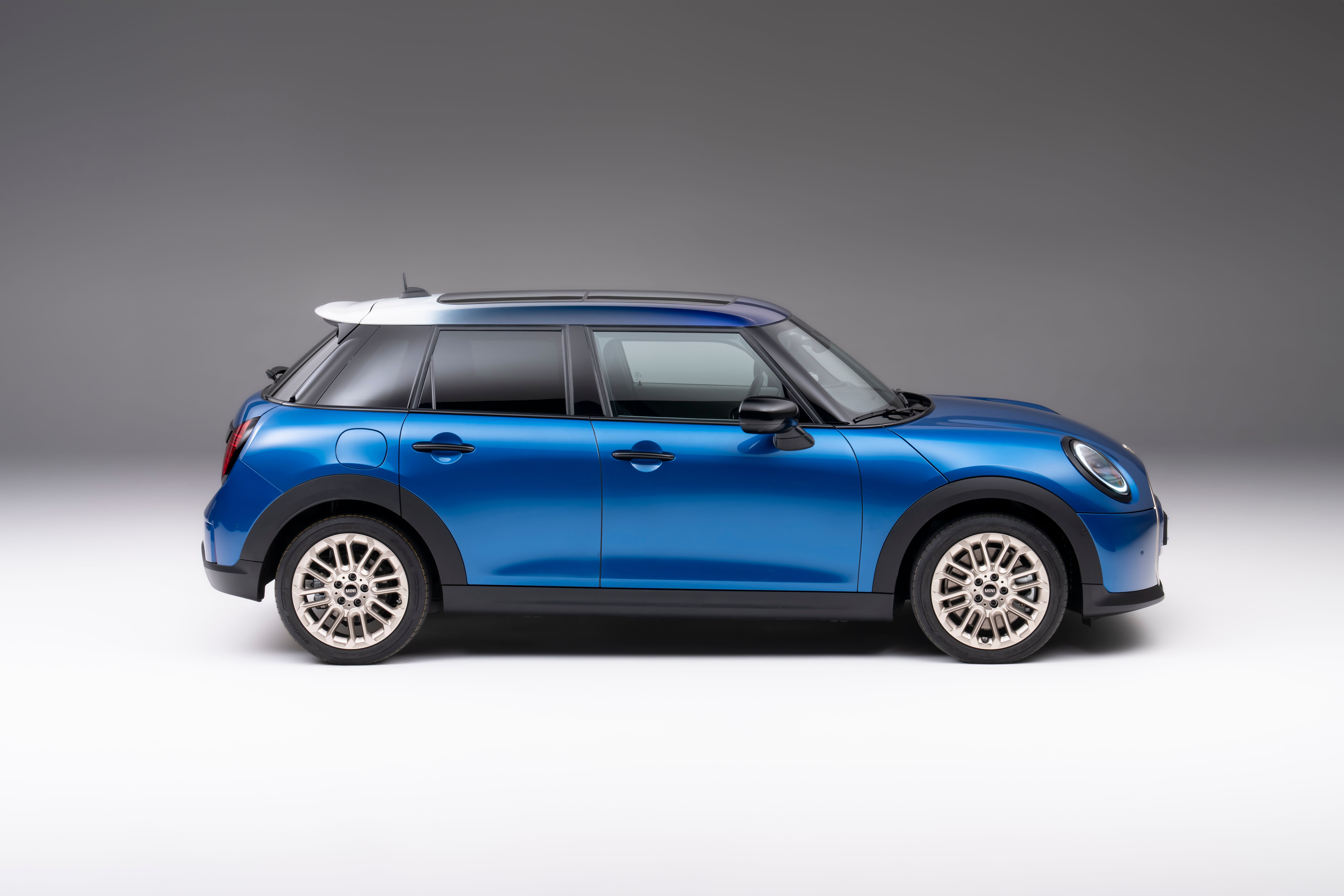 2025 Mini Cooper Hardtop - Overview Pricing, Photos & Specs