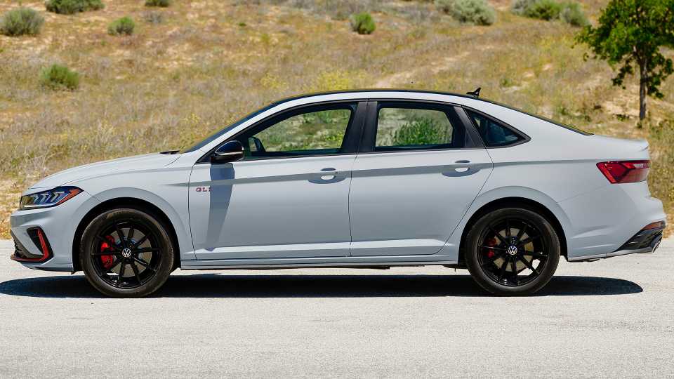 2025 Volkswagen Jetta GLI - Overview Pricing, Photos & Specs
