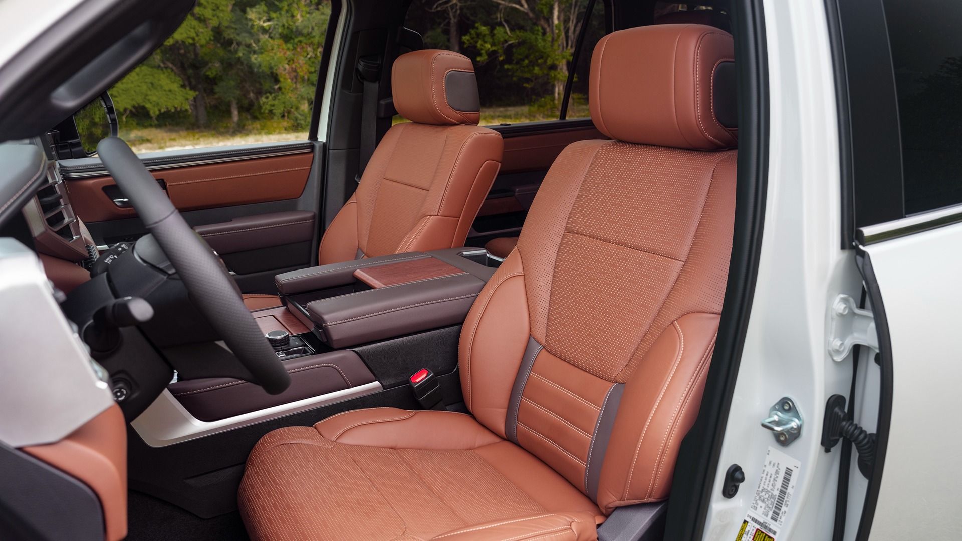 Best Large Hybrid SUVs for 2025 | Hybrid Mid- And Full-Size SUVs | CarBuzz