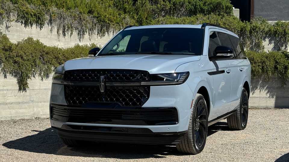 2025 Lincoln Navigator Pricing, Photos & Specs