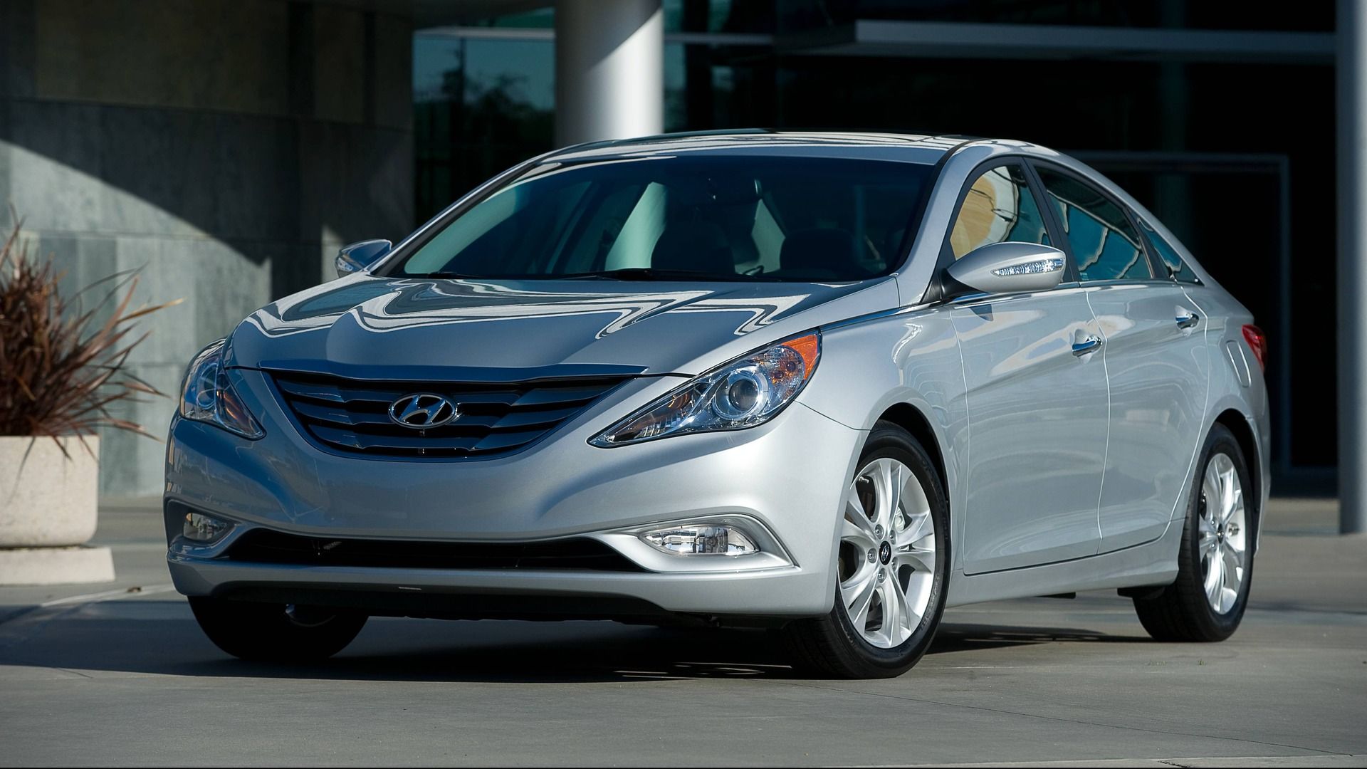 2011 Hyundai Sonata - Review | CarBuzz