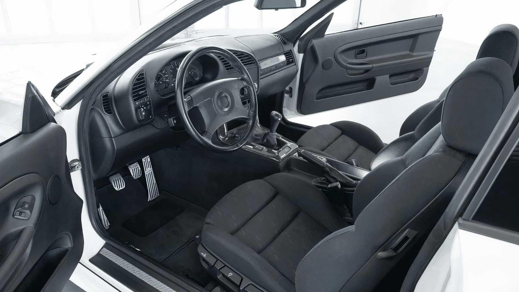 1995 BMW M3 E36 Lightweight: Rarity and Performance Drive $250,000 Price Tag