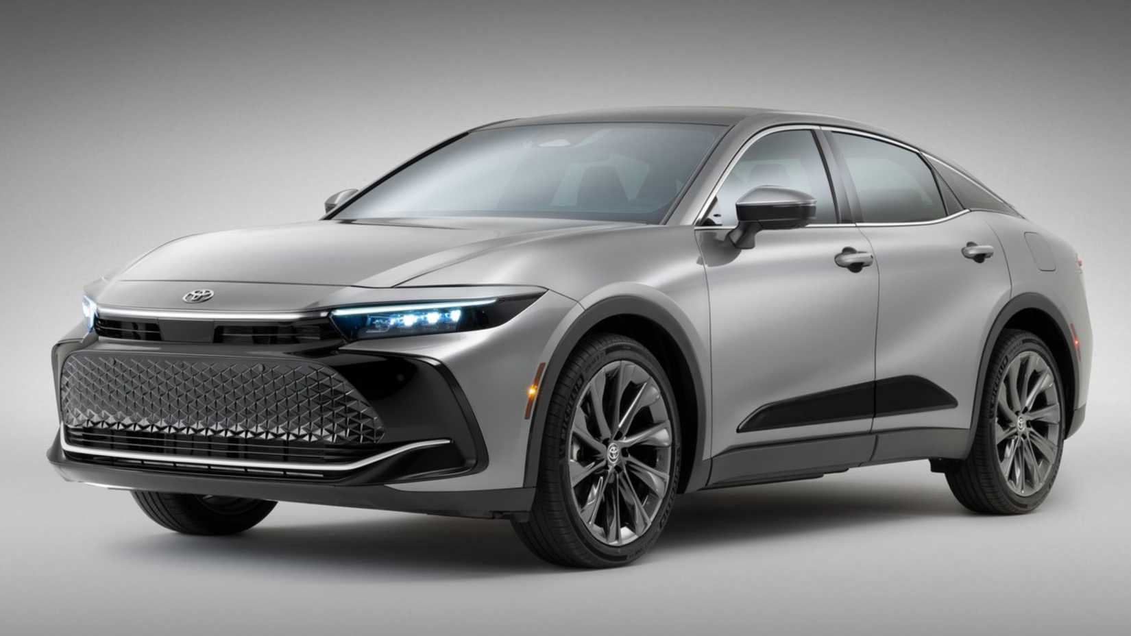The Luxury Crown Boasts Toyota's Most Powerful 4-Cyliner Engine