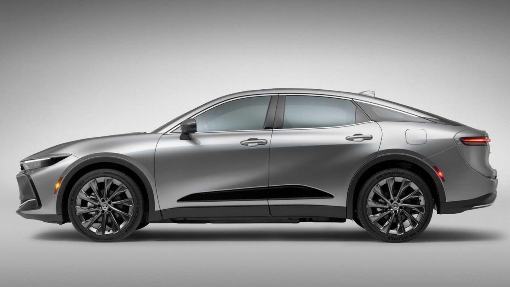 The Luxury Crown Boasts Toyota's Most Powerful 4-Cyliner Engine